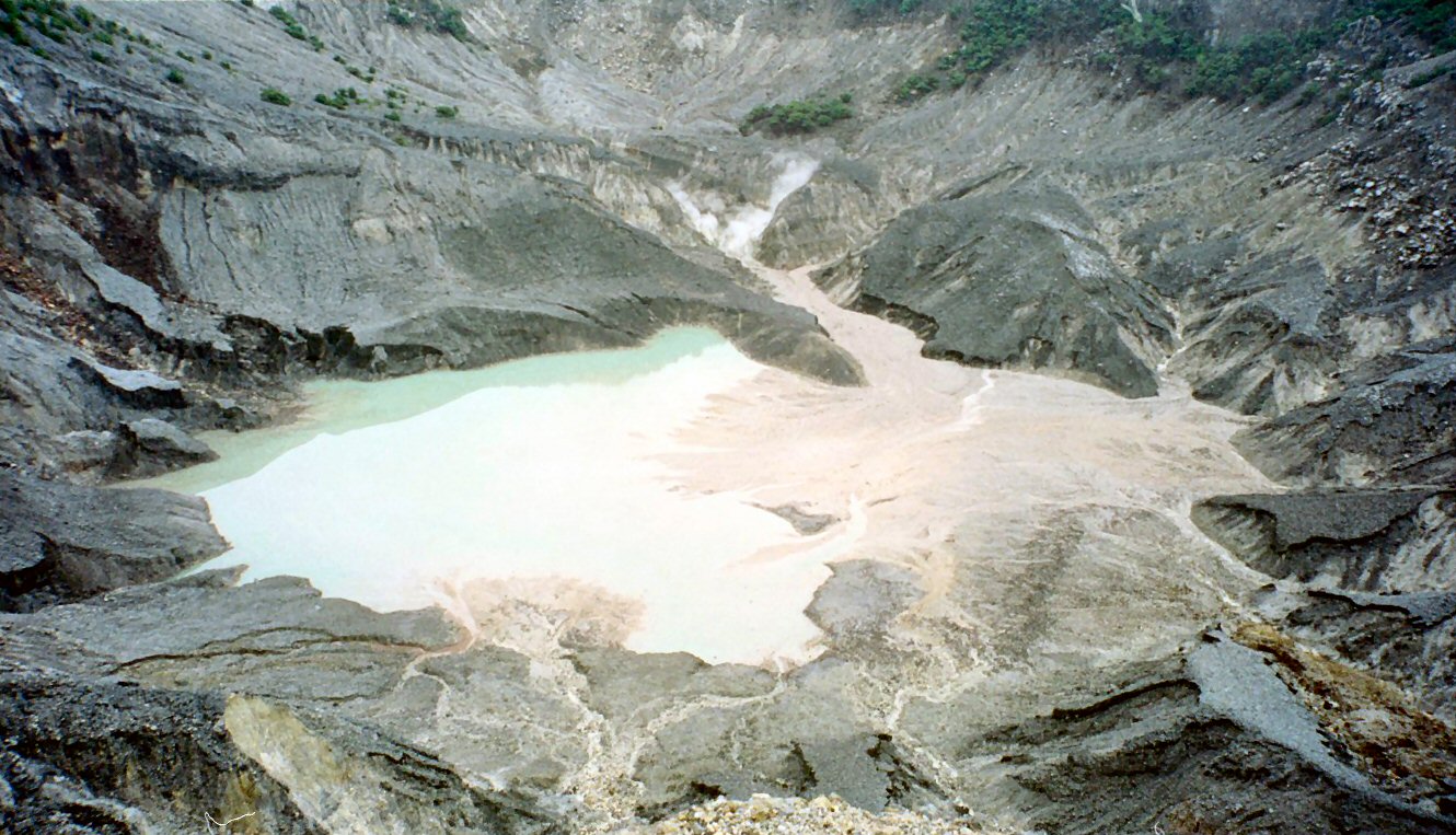 Gunung Tangkuban Parahu, Destinasi Wisata Akhir Pekan - SATUJABAR