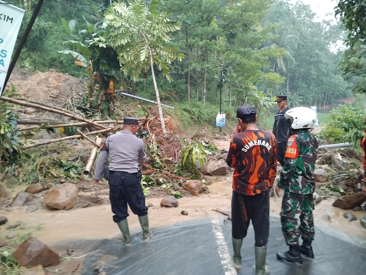 Bencana Pergeseran Tanah di Rancakalong Sumedang - SATUJABAR