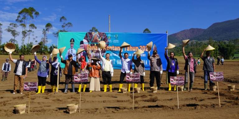 Upacara Tanam Kentang Upland Project 2024 Garut - SATUJABAR